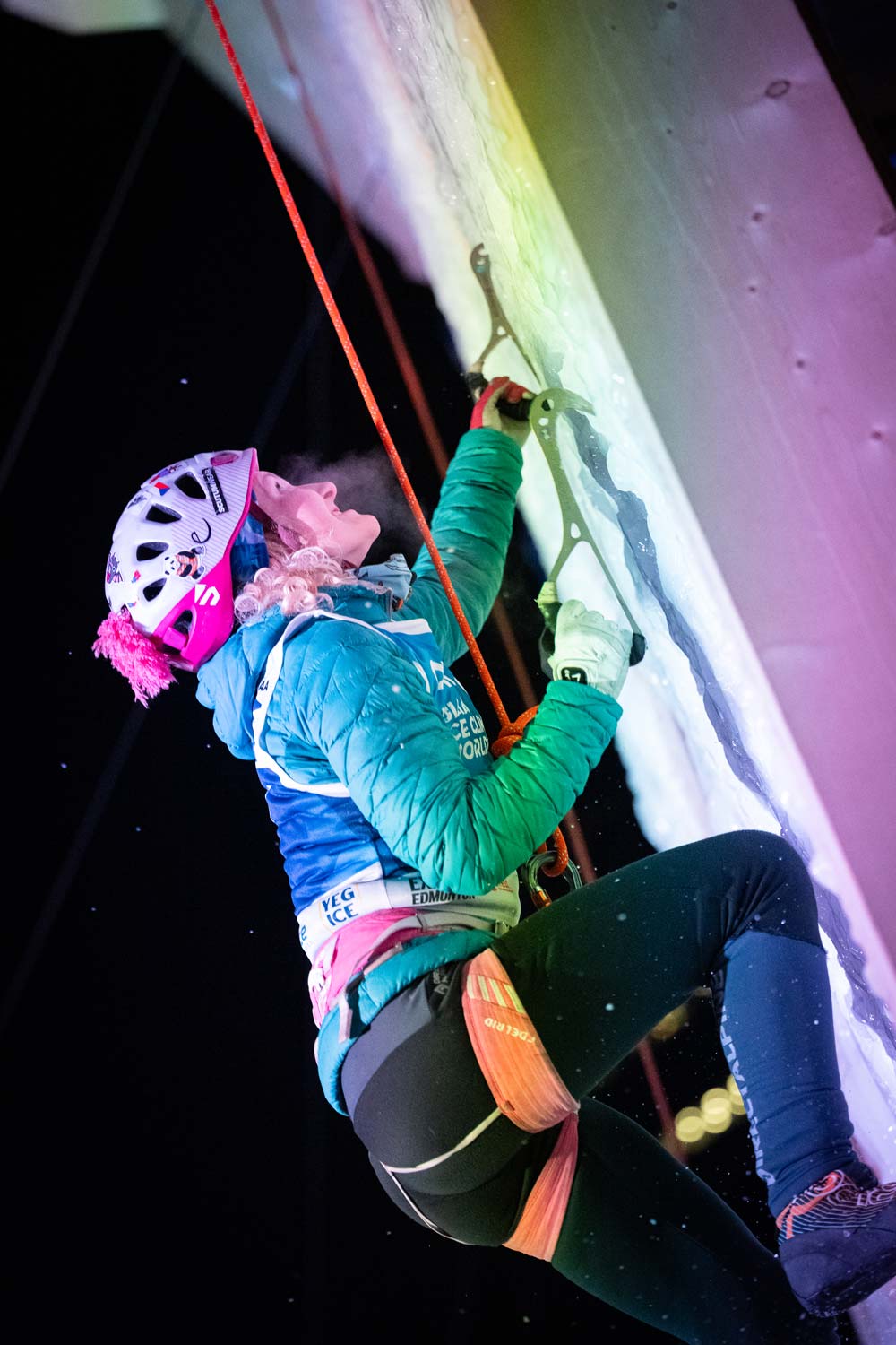 New world champions crowned in Edmonton – UIAA Ice Climbing
